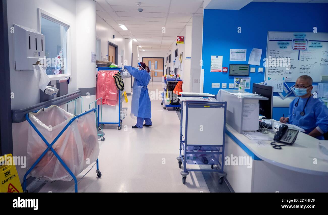 Hospital staff on one of five Covid-19 wards at Whiston Hospital in ...