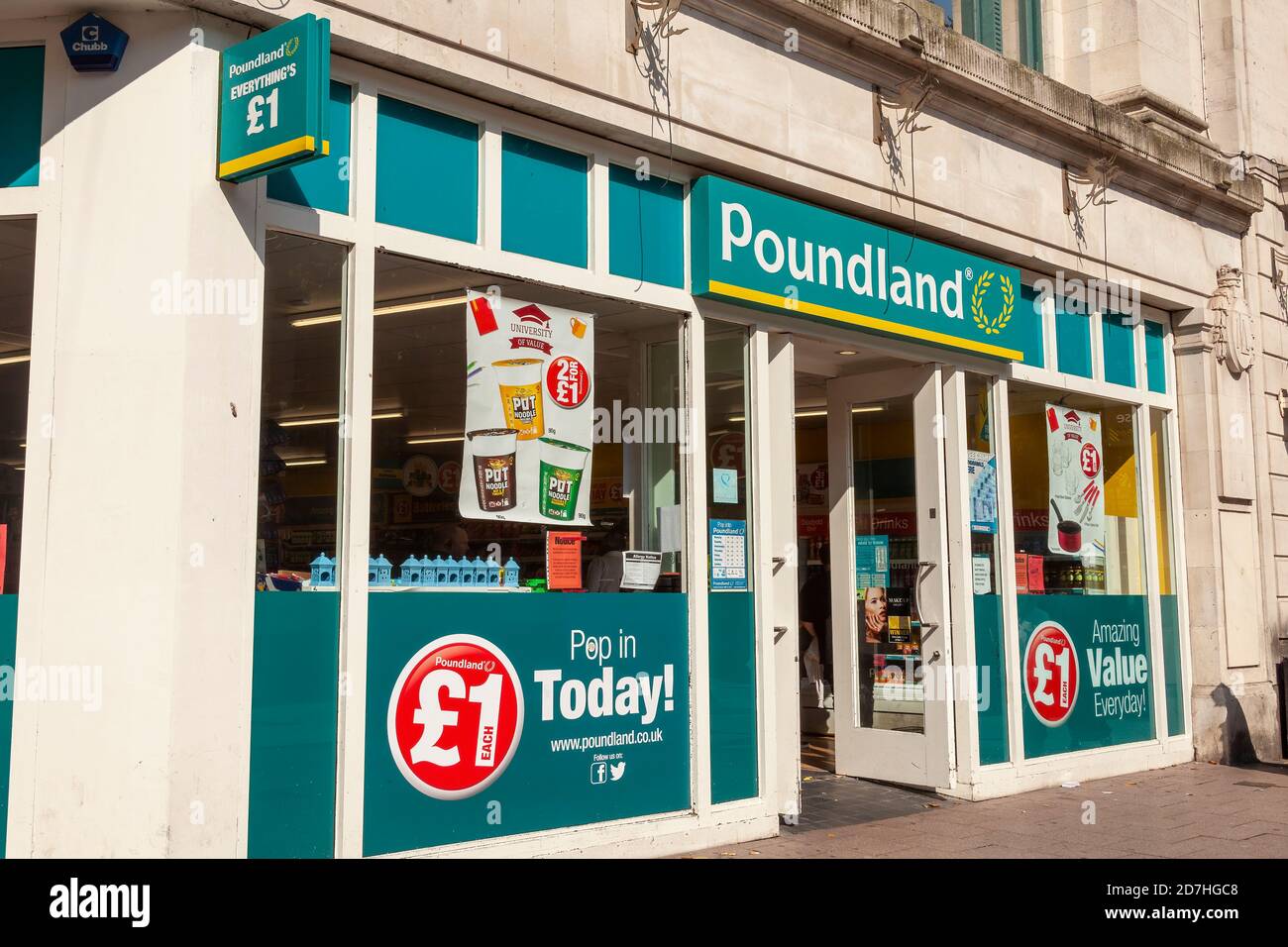 Poundland sign logo hi-res stock photography and images - Alamy