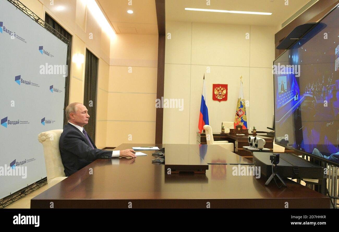 Putin valdai residence hi-res stock photography and images - Alamy