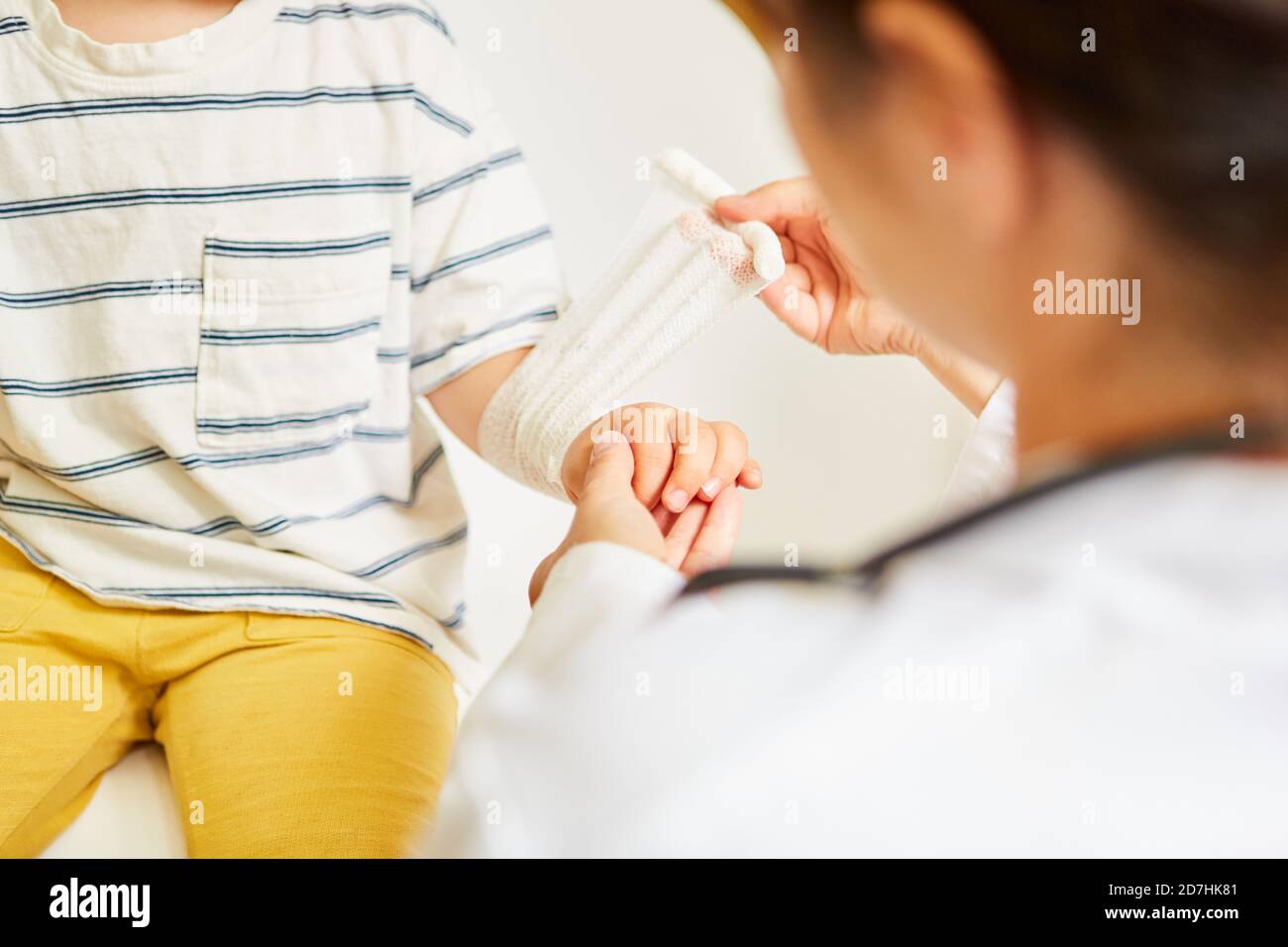 Wrist sprain hi-res stock photography and images - Alamy