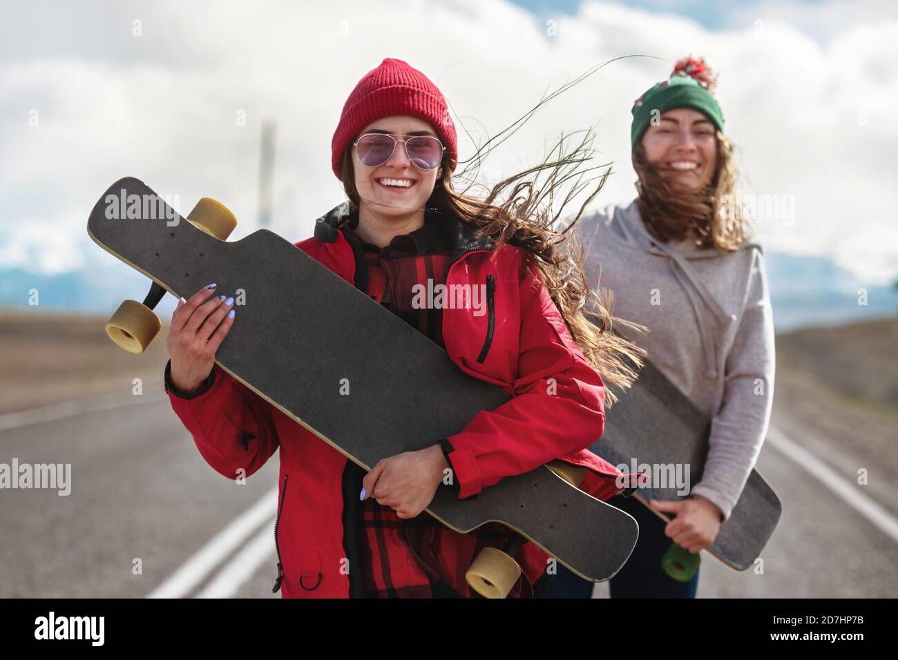 Girls stands hi-res stock photography and images - Alamy