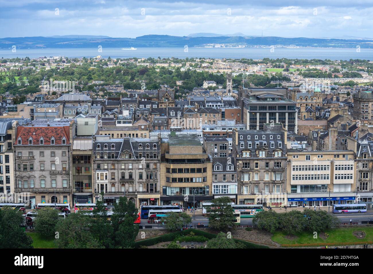 Edinburgh old town panorama hi-res stock photography and images - Alamy