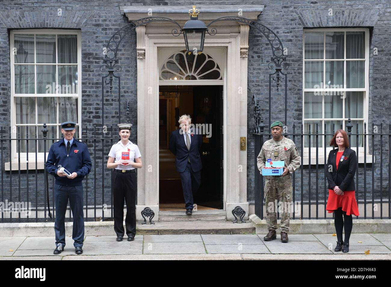 Navy front door london hi-res stock photography and images - Alamy