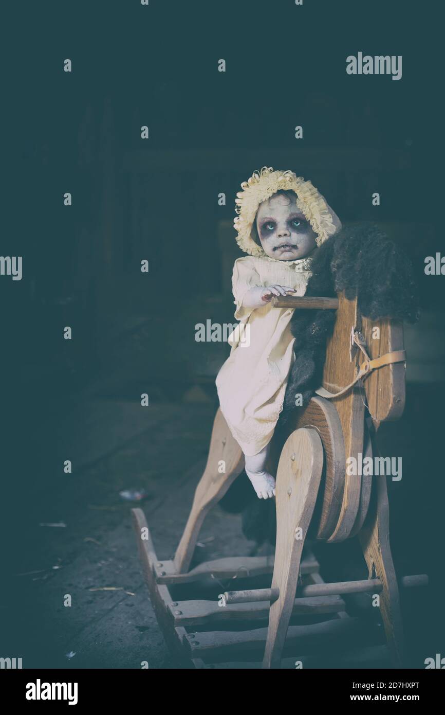 Creepy undead hi-res stock photography and images - Alamy