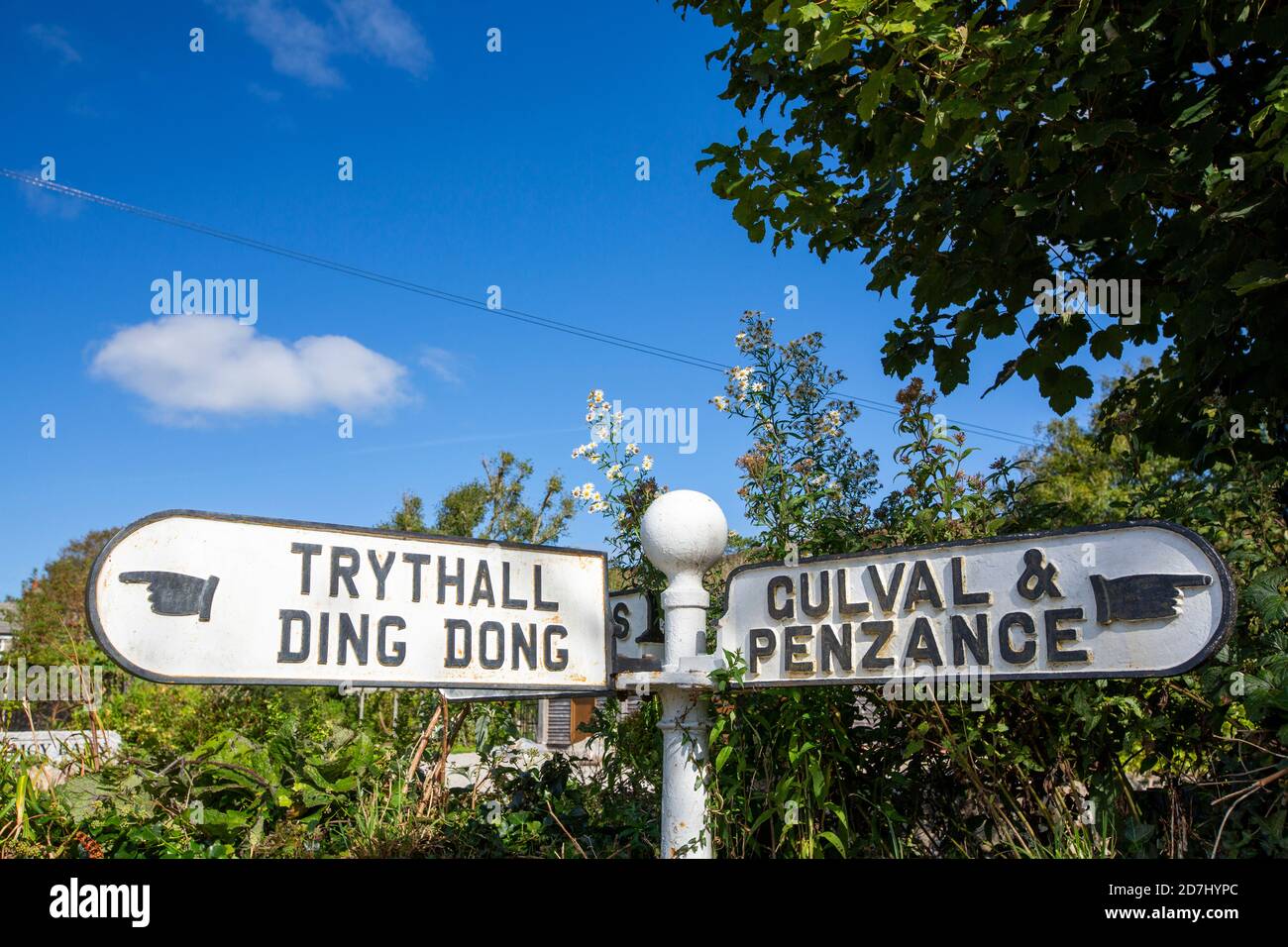 Weird signpost hi-res stock photography and images - Alamy