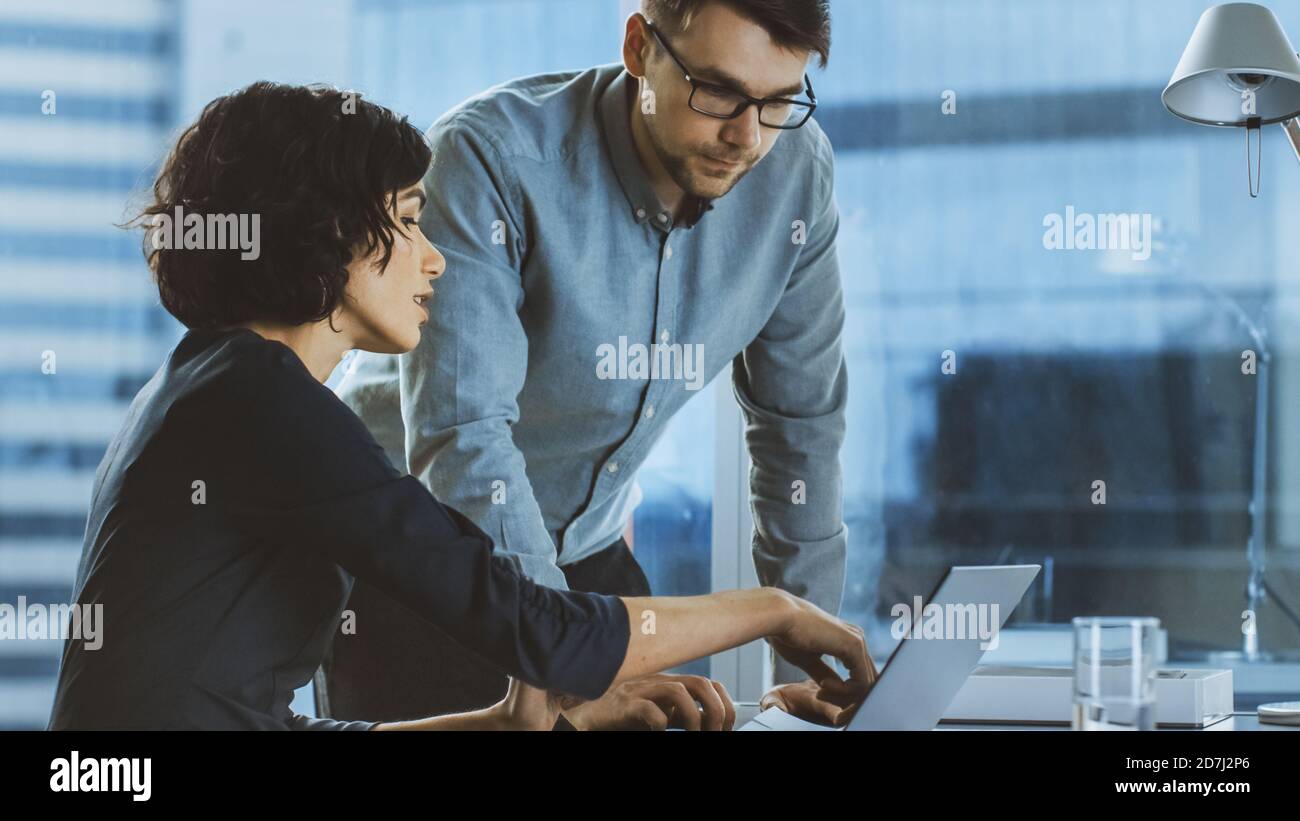 Businessman pointing modern building hi-res stock photography and ...