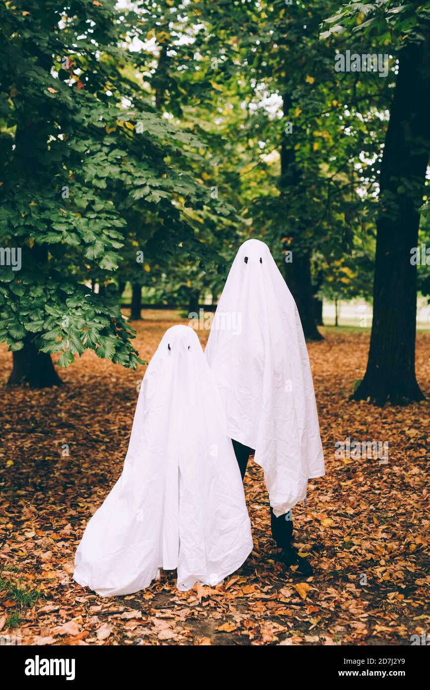 Two girls in ghost hi-res stock photography and images - Alamy