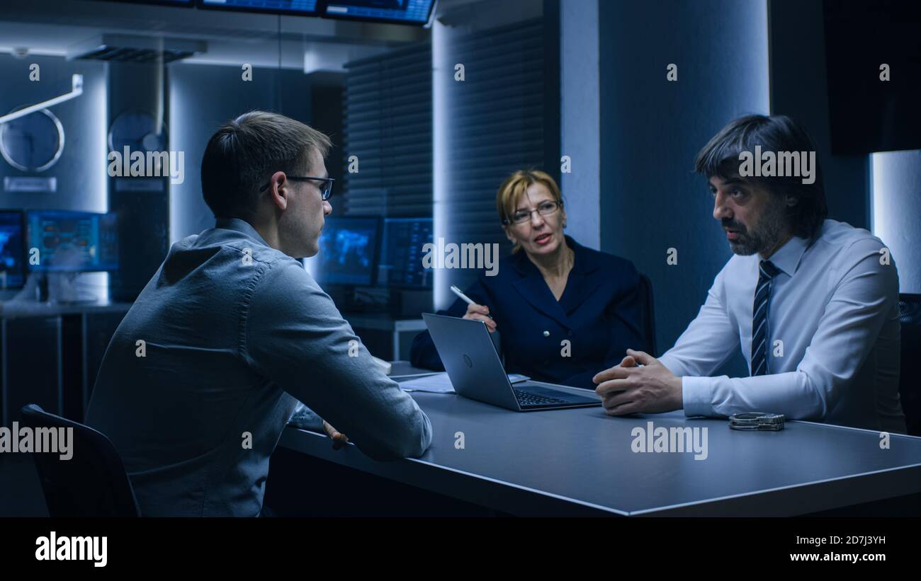 Smart agents hi-res stock photography and images - Alamy