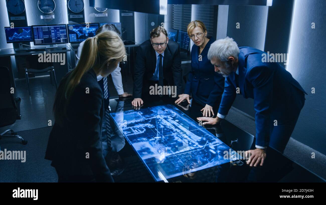 Satellite watching car hi-res stock photography and images - Alamy