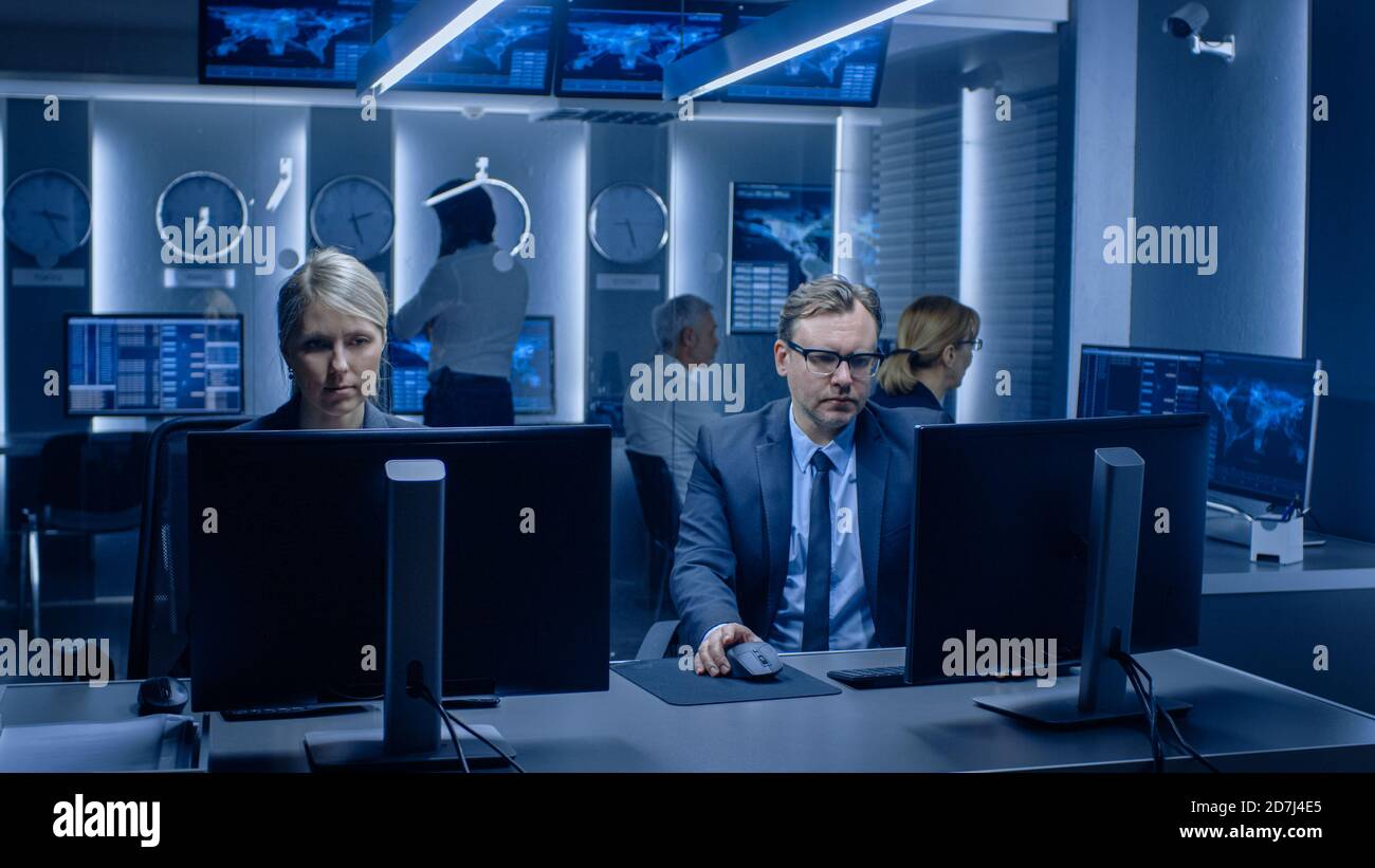 Control center map hi-res stock photography and images - Alamy