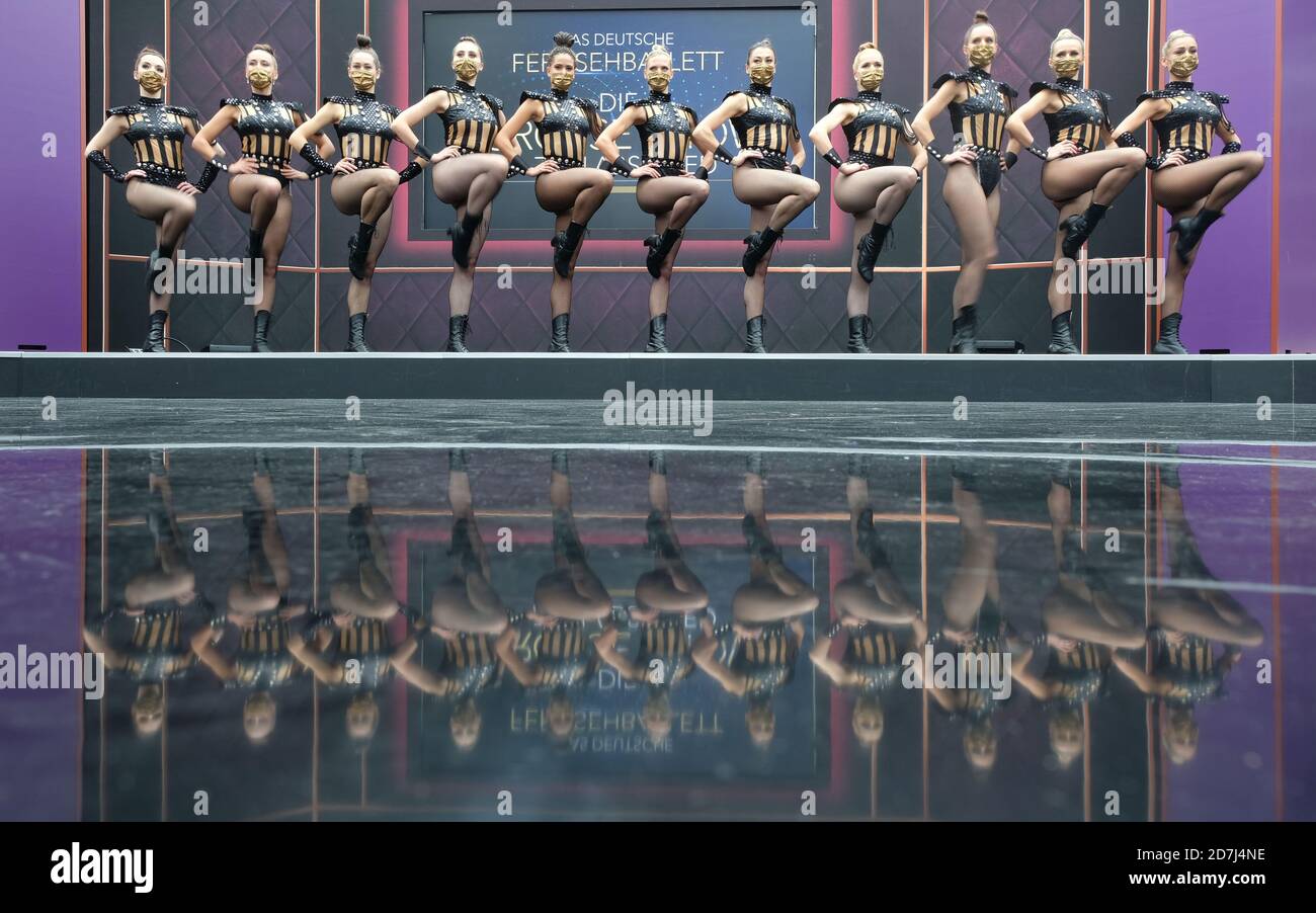 23 October 2020, Saxony, Leipzig: Dancers of the German Television ...