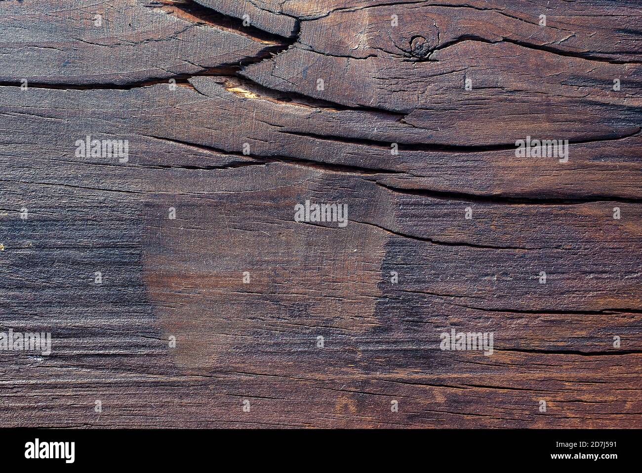 Teak wood texture with cracks and knots Stock Photo - Alamy