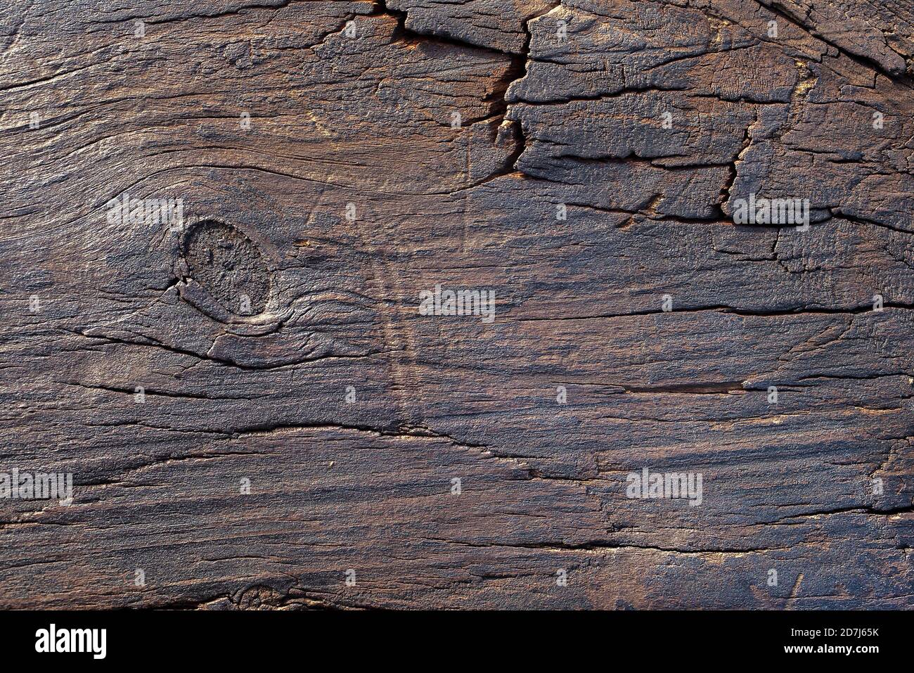 Teak wood texture with cracks and knots Stock Photo - Alamy
