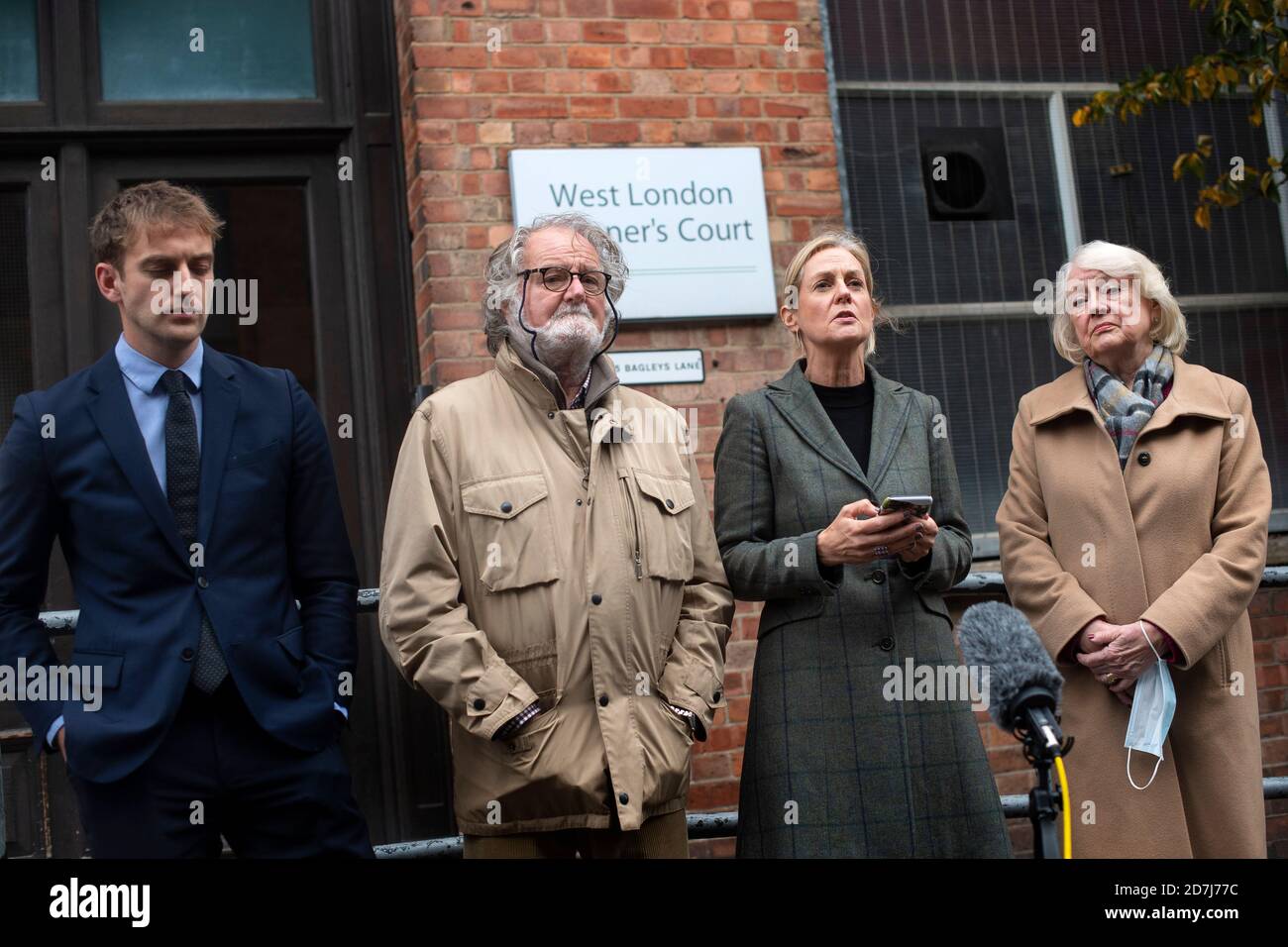 Fatal bond hi-res stock photography and images - Alamy