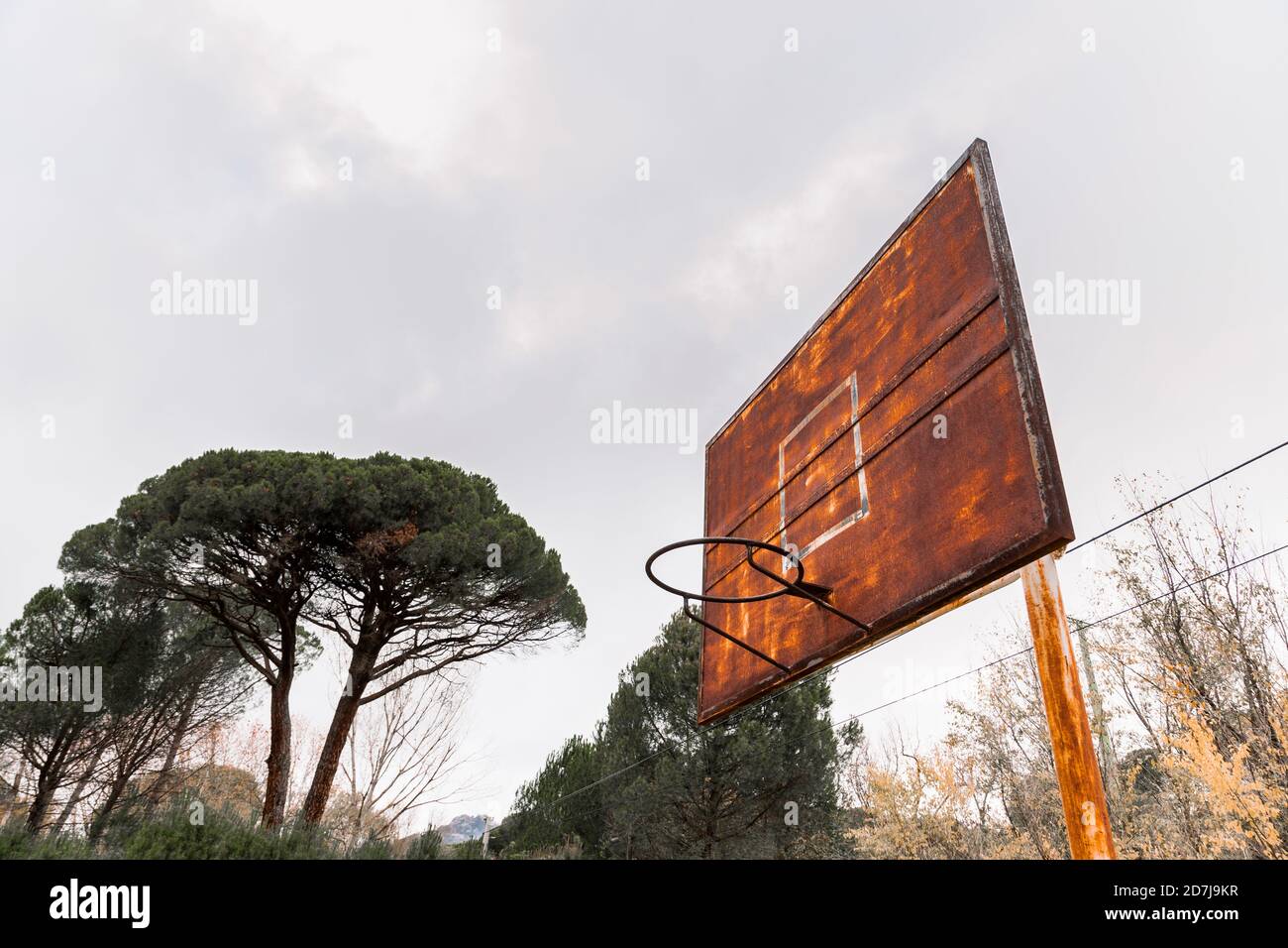 Old rusty basketball hoop Stock Photo - Alamy