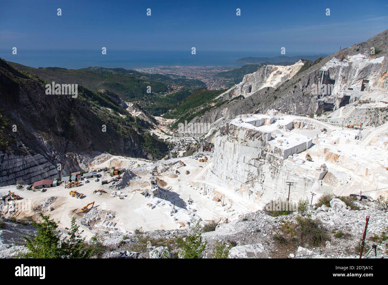 Landscape of Carrara marble quarries Stock Photo - Alamy