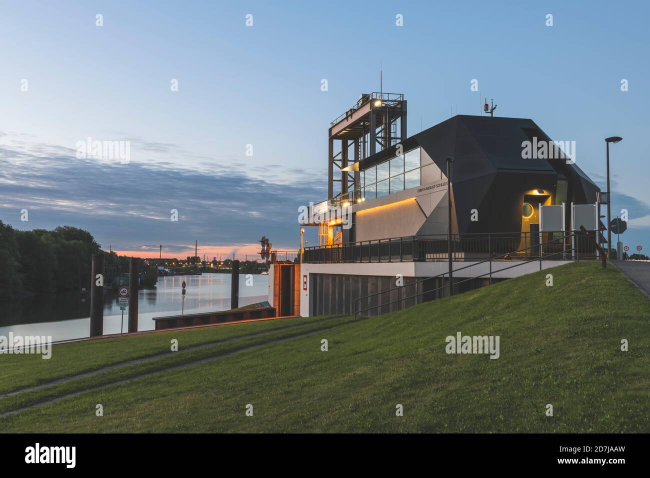 Schleuse hi-res stock photography and images - Alamy