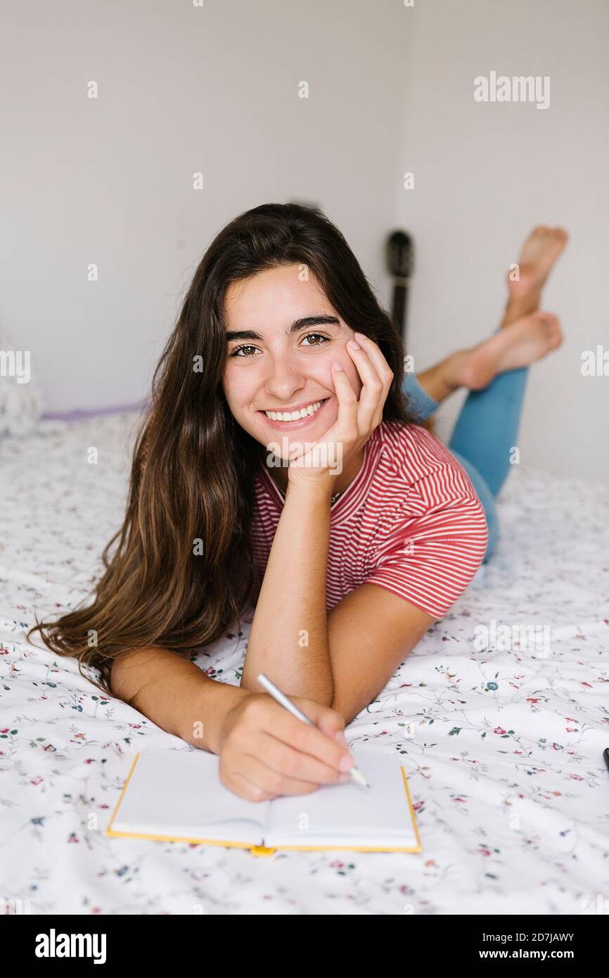 Hand taking notes hi-res stock photography and images - Alamy