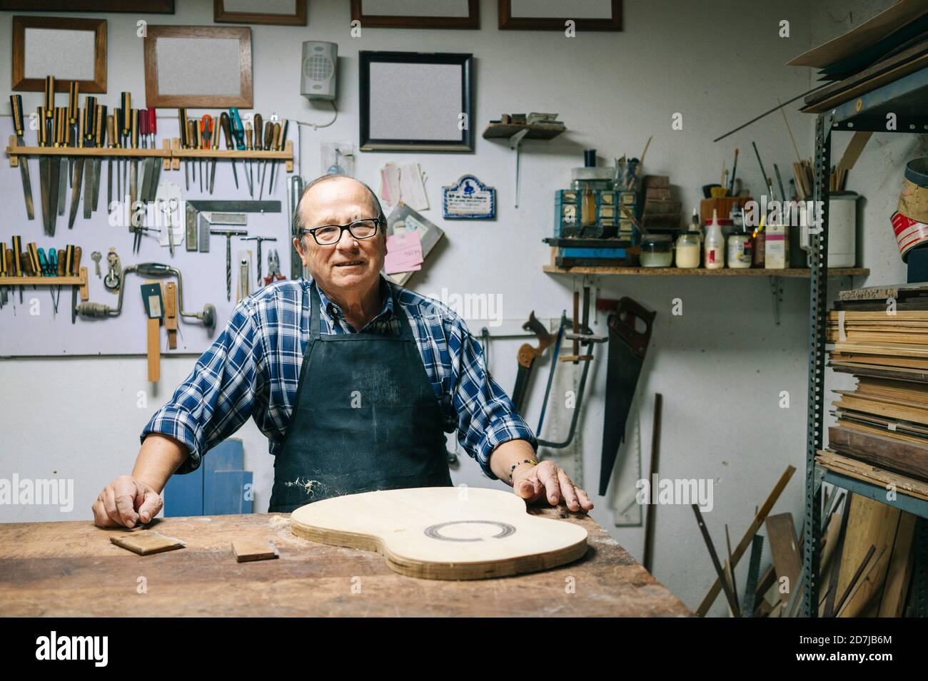Professional workbench hi-res stock photography and images - Alamy