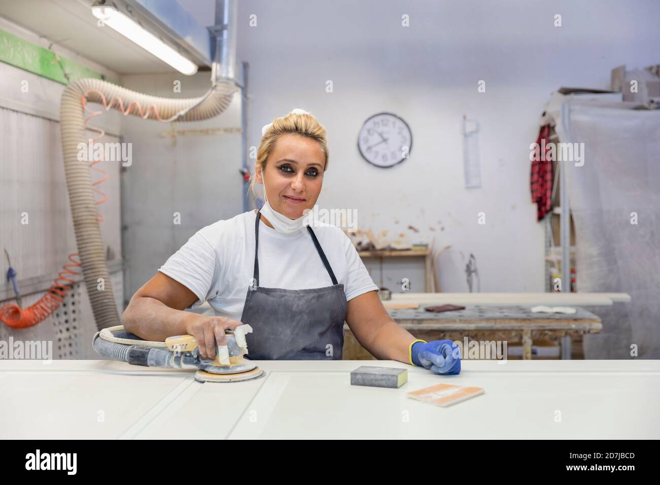 Sander paper hi-res stock photography and images - Alamy