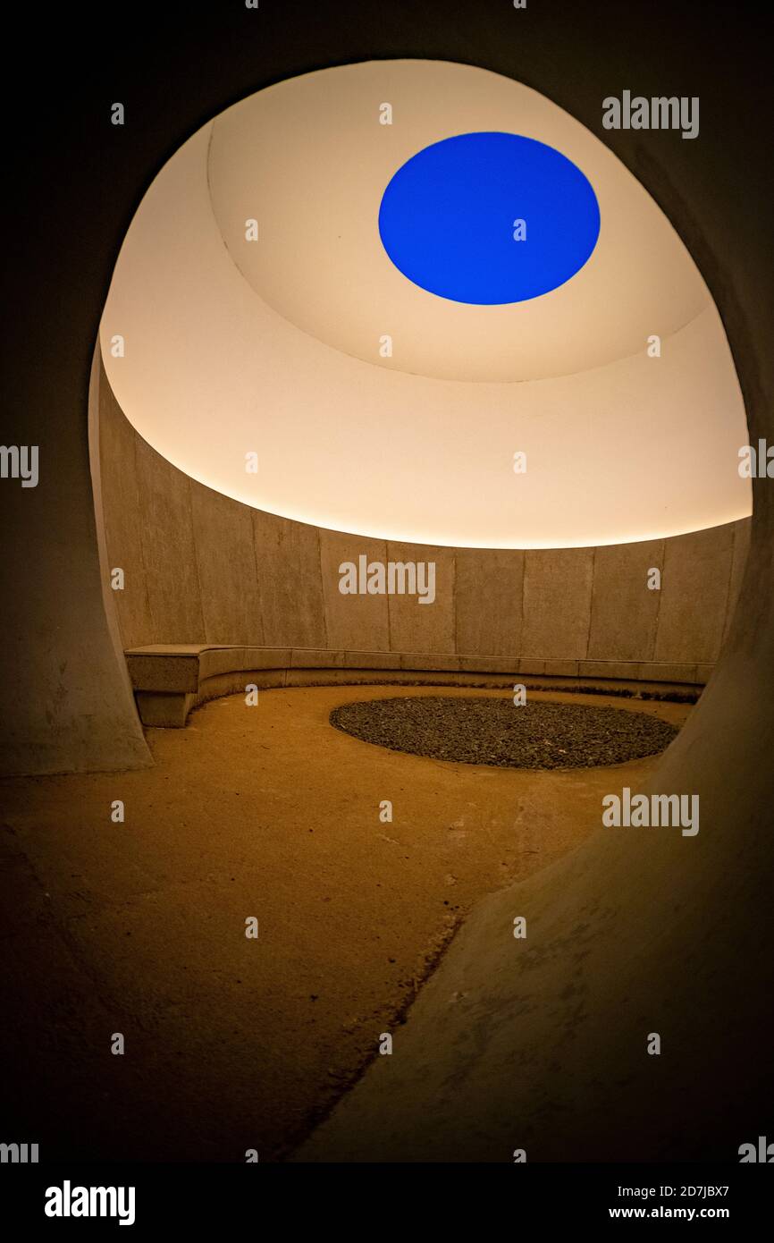 CAT CAIRN: THE KIELDER SKYSPACE - JAMES TURRELL 2000, Kielder Forest ...