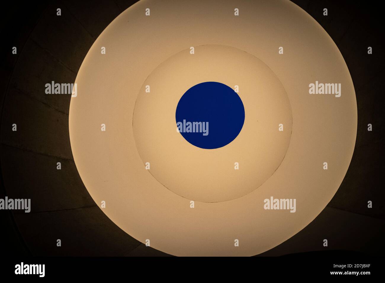CAT CAIRN: THE KIELDER SKYSPACE - JAMES TURRELL 2000, Kielder Forest, Northumberland, England ...