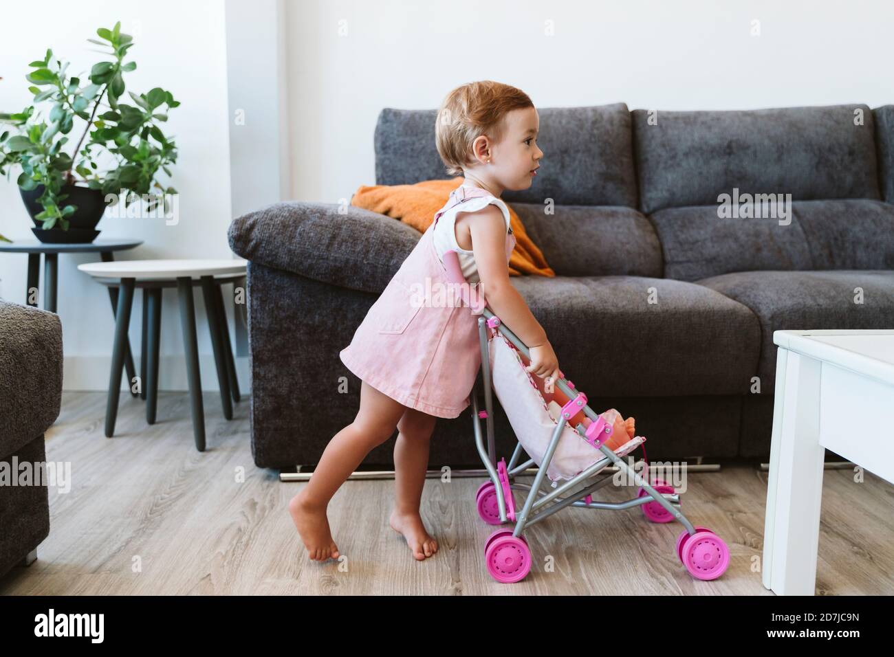 Girl walking home hi-res stock photography and images - Alamy