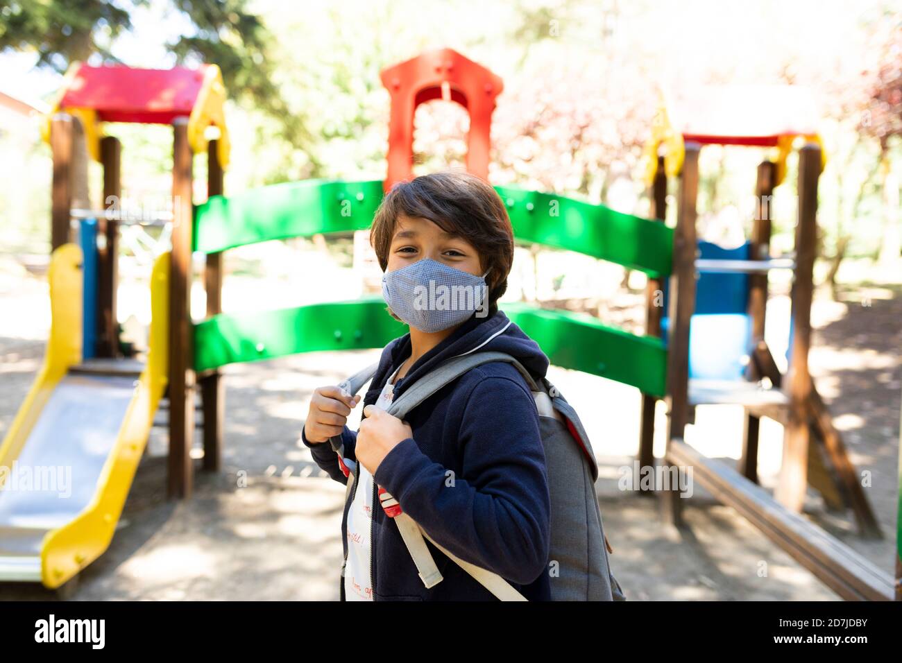 Children wearing backpack hi-res stock photography and images - Alamy