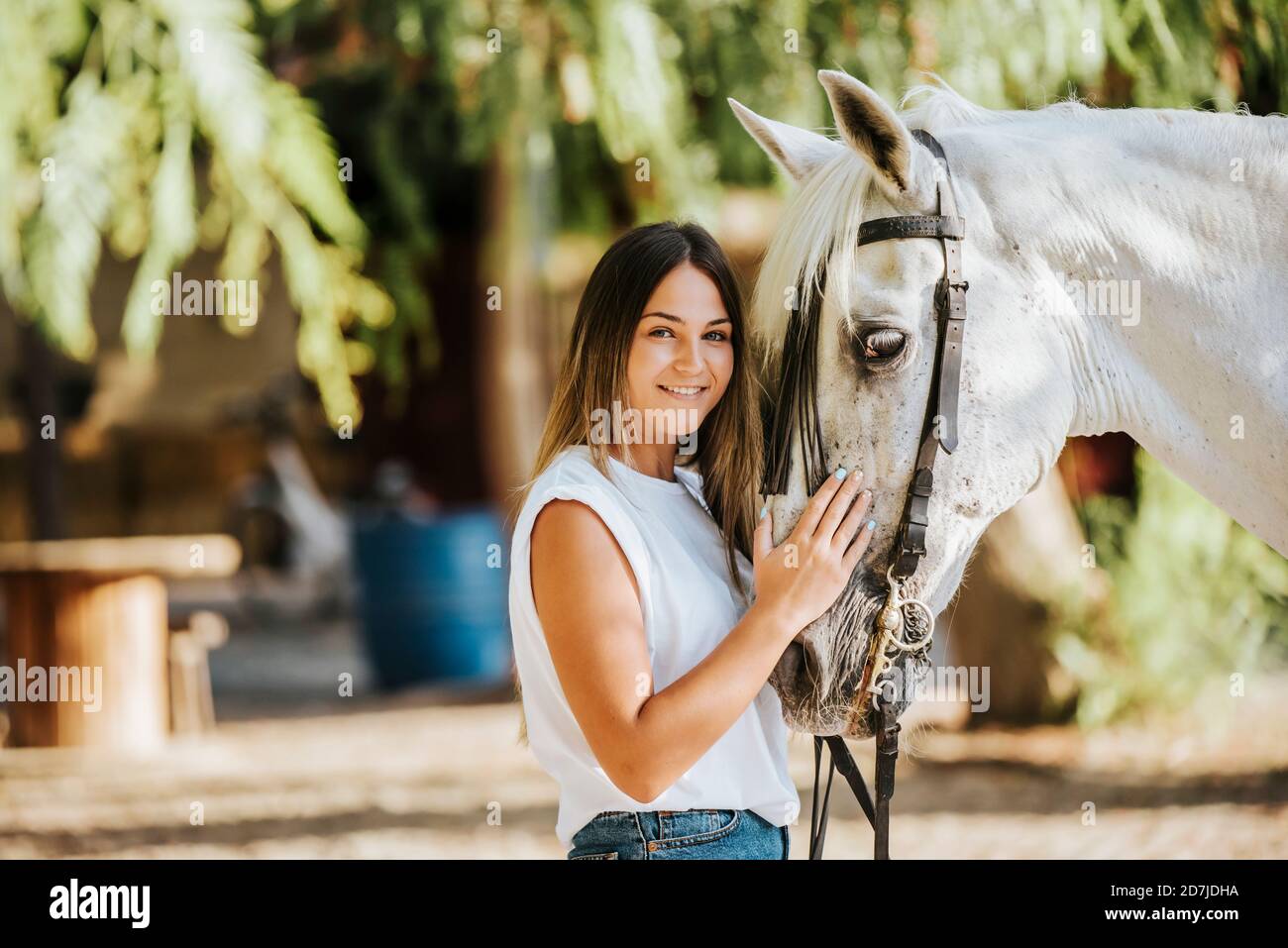 Beautiful women with horse hi-res stock photography and images - Alamy