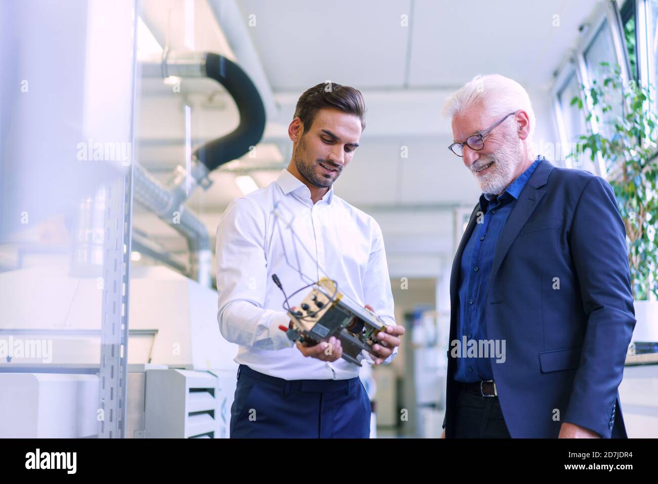 Engineer technology male machine hi-res stock photography and images ...