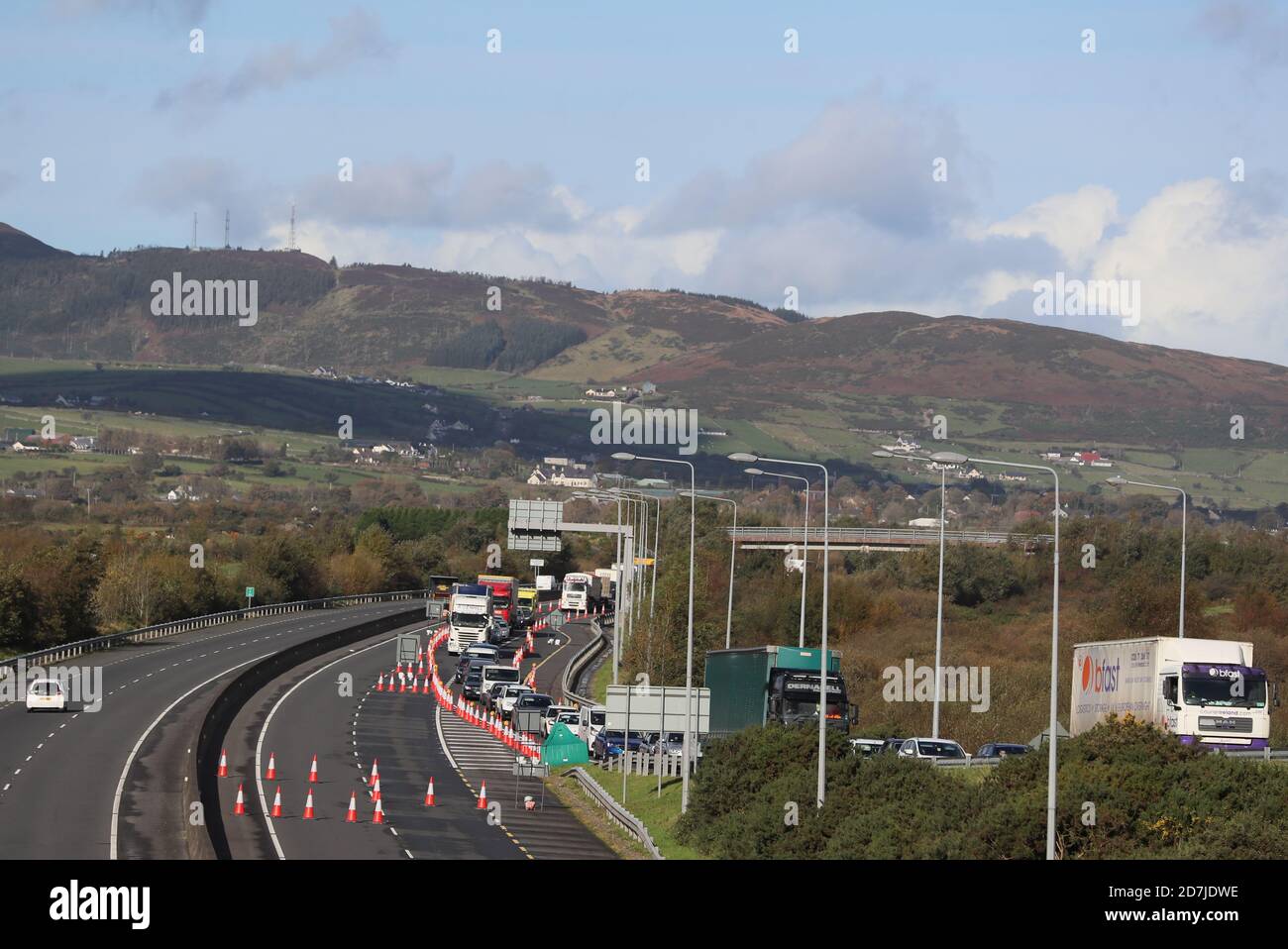Tailbacks form on the M1 motorway from Belfast to Dublin at the border ...