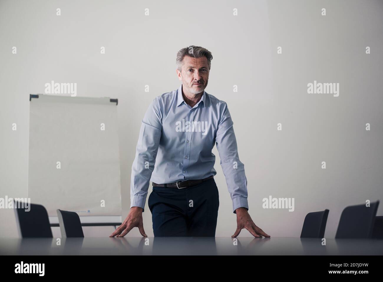 Hands on table hi-res stock photography and images - Alamy