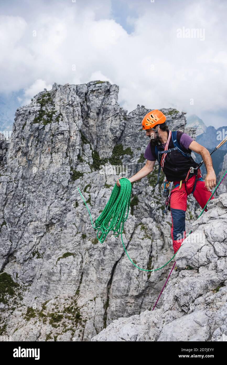 Man on the ropes hi-res stock photography and images - Alamy
