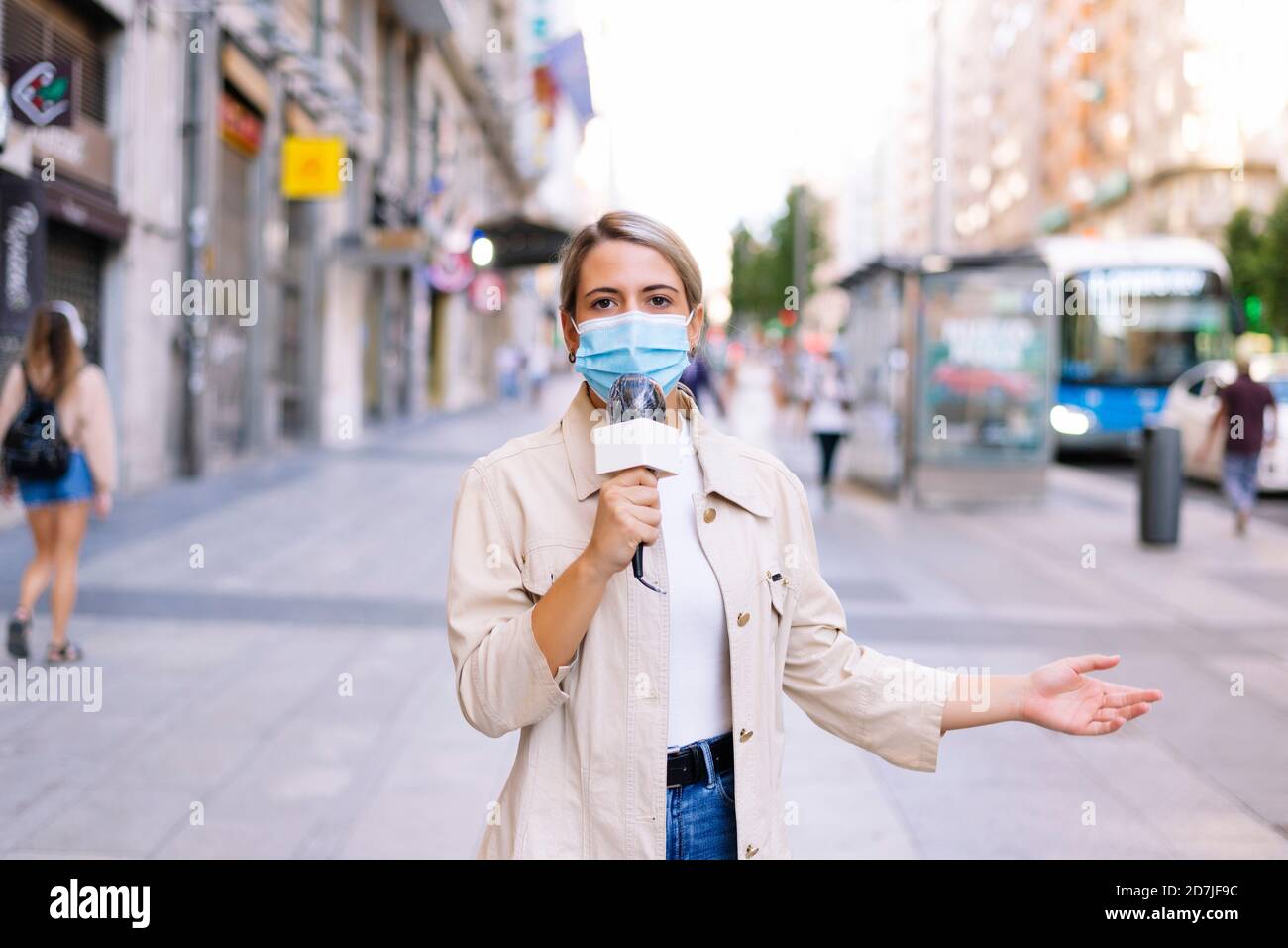 Female Reporter Microphone High Resolution Stock Photography and Images - Alamy