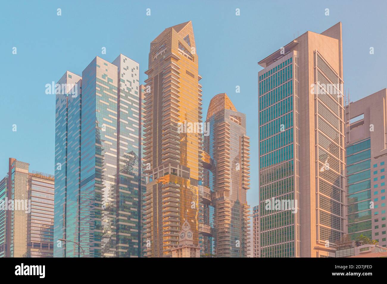 Sky skyline modern buildings hi-res stock photography and images - Alamy