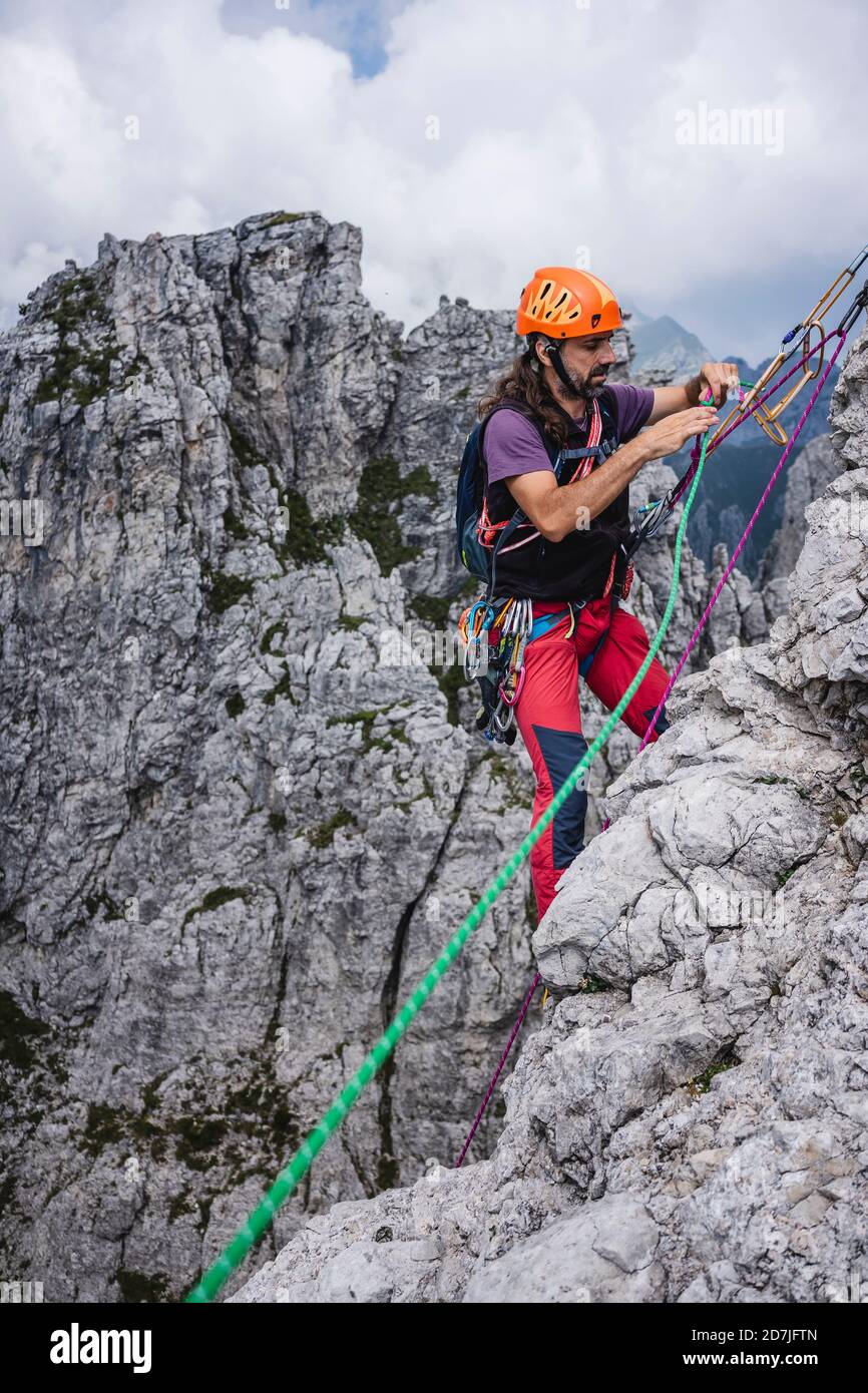 Man on the ropes hi-res stock photography and images - Alamy