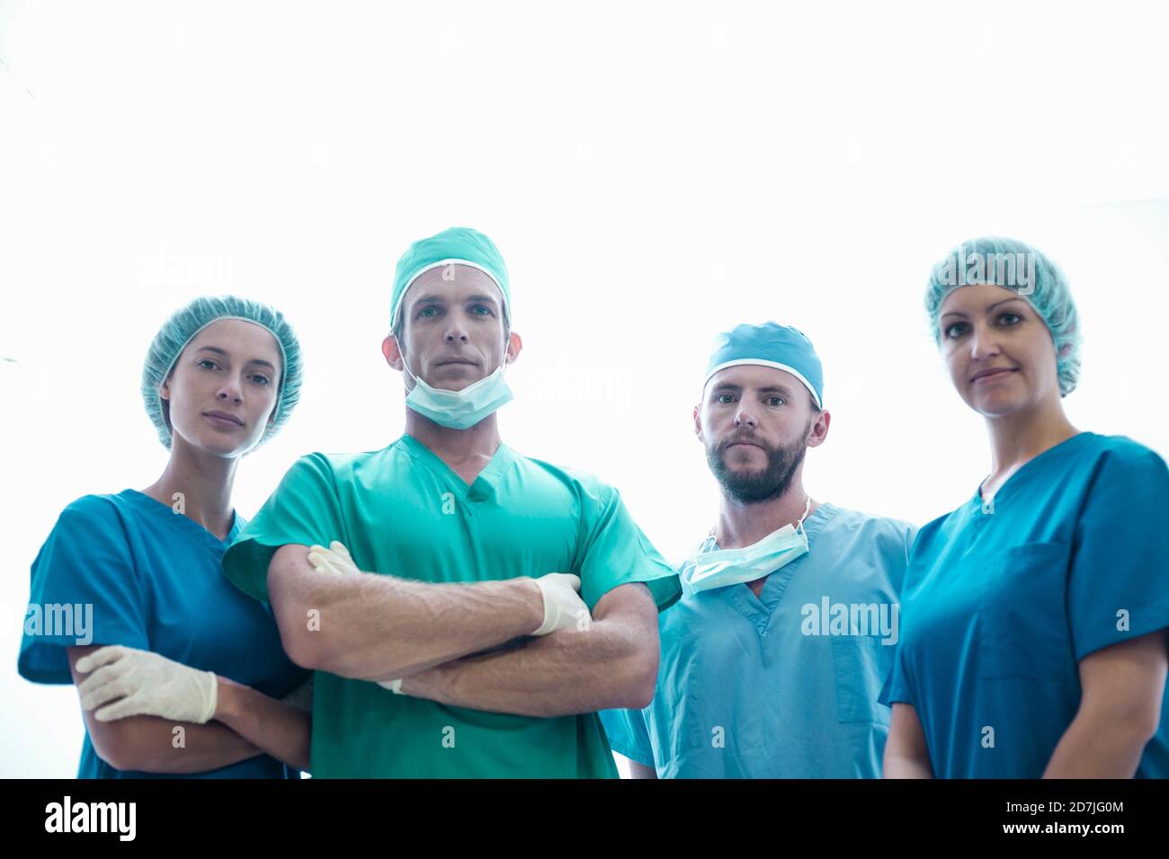 Male surgeons hi-res stock photography and images - Alamy