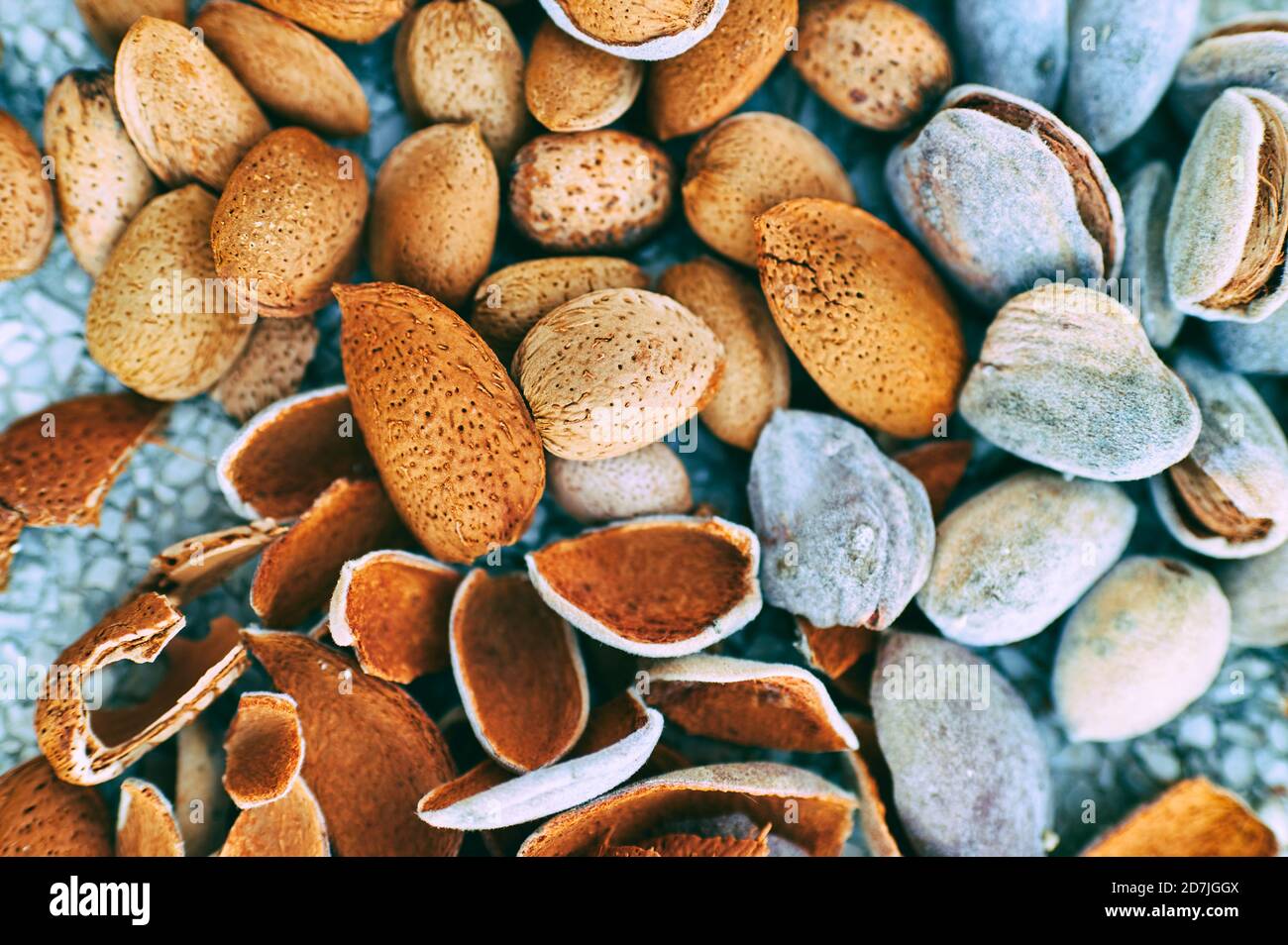 Almonds husks hi-res stock photography and images - Alamy