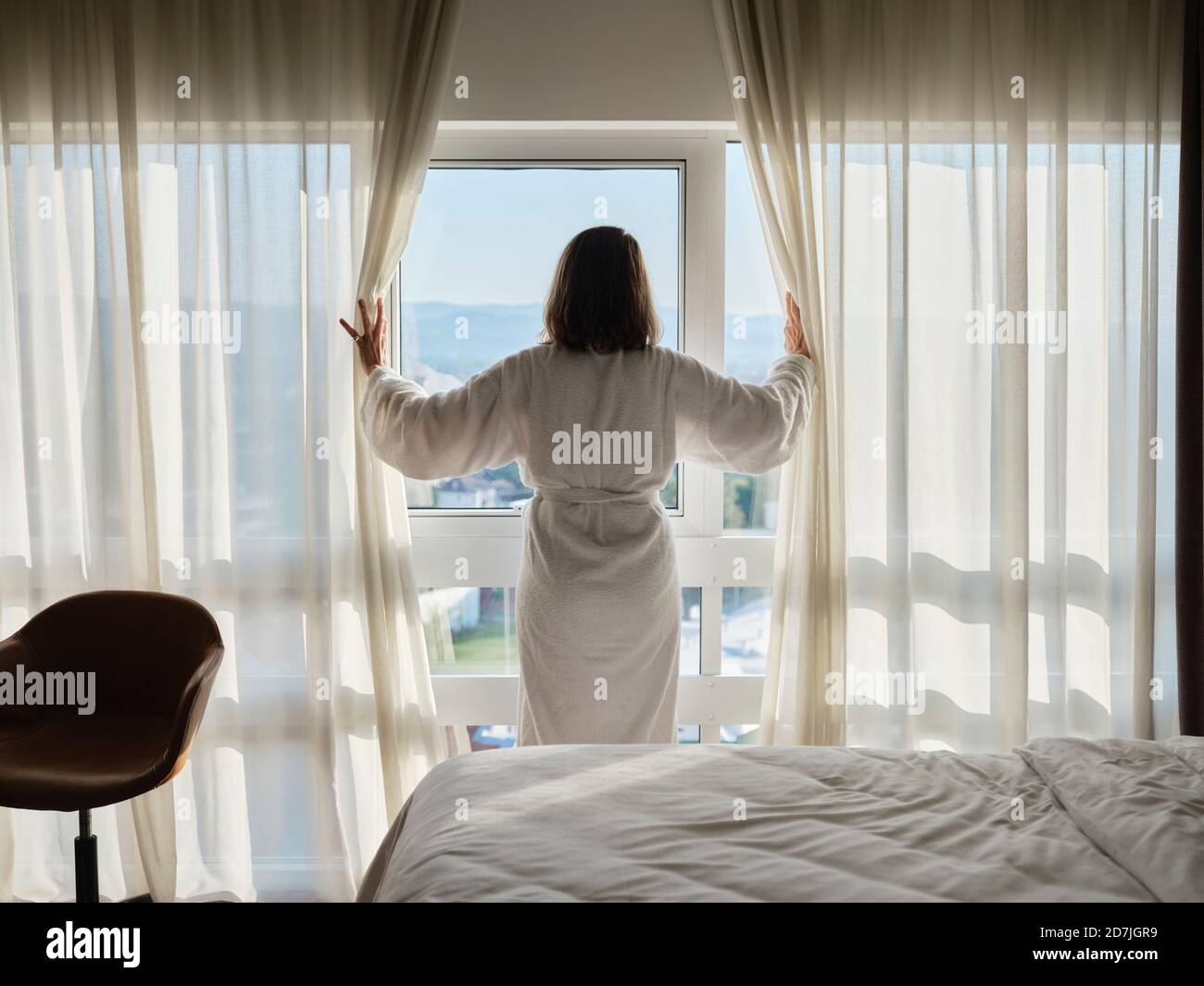Woman luxury hotel hi-res stock photography and images - Alamy