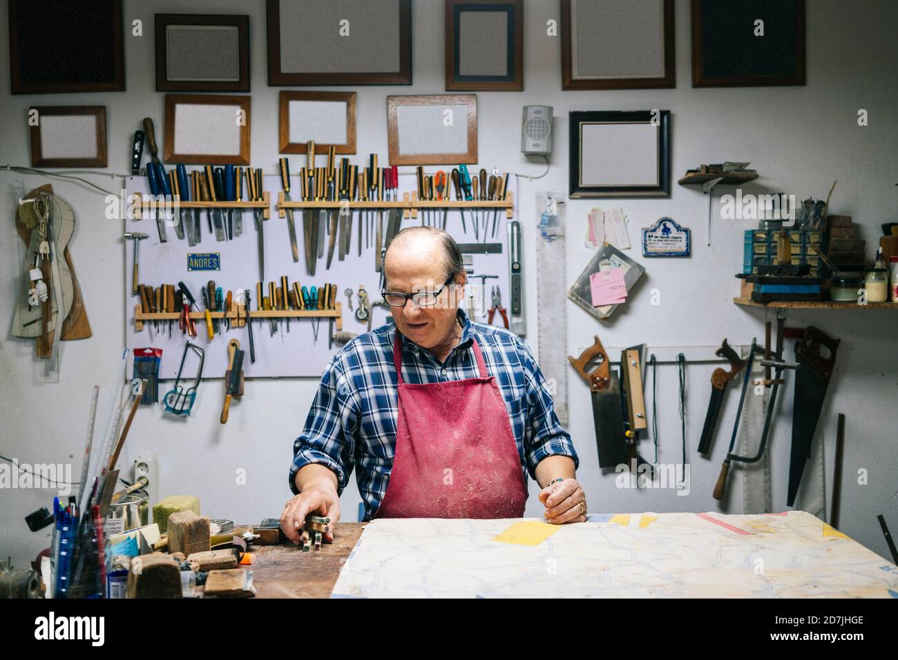 Workbench working hi-res stock photography and images - Alamy