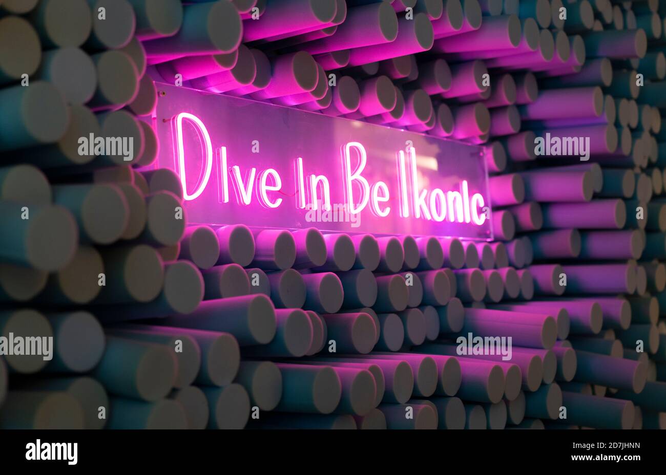 Round neon sign hi-res stock photography and images - Alamy