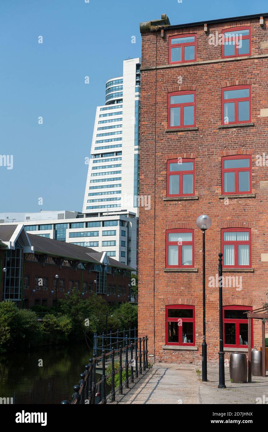 Old leeds buildings hi-res stock photography and images - Alamy