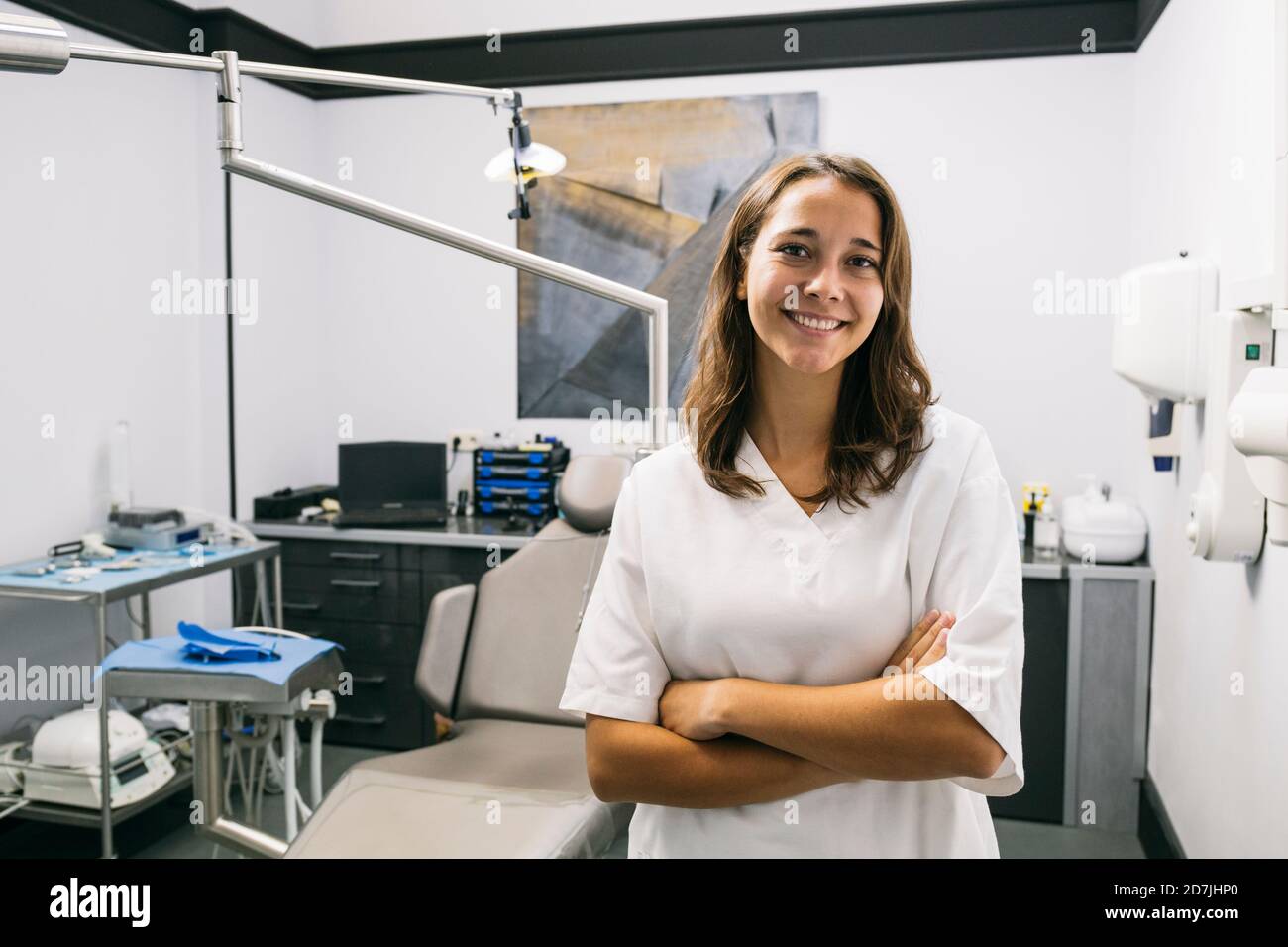 Female dentist and assistant hi-res stock photography and images - Alamy