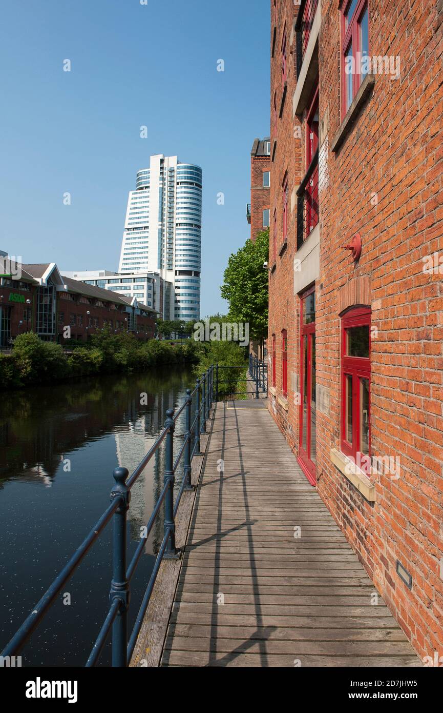 Leeds tower block hi-res stock photography and images - Alamy