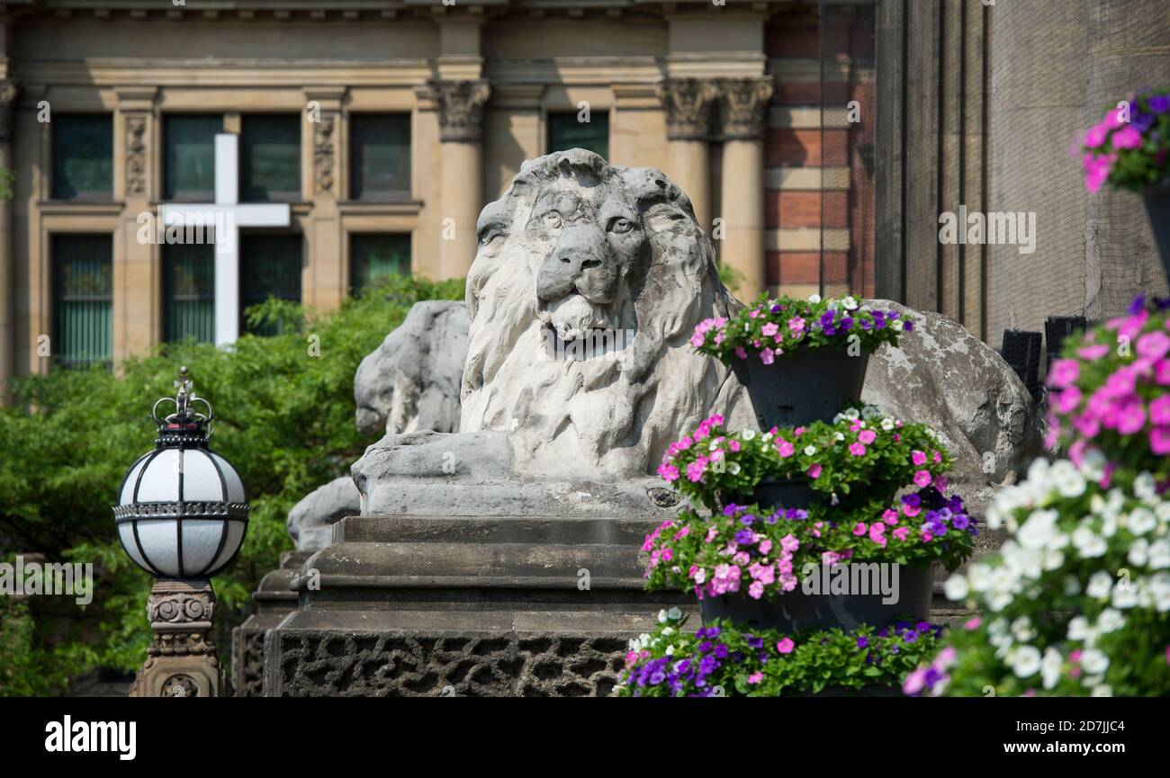 Leeds municipal buildings hi-res stock photography and images - Alamy