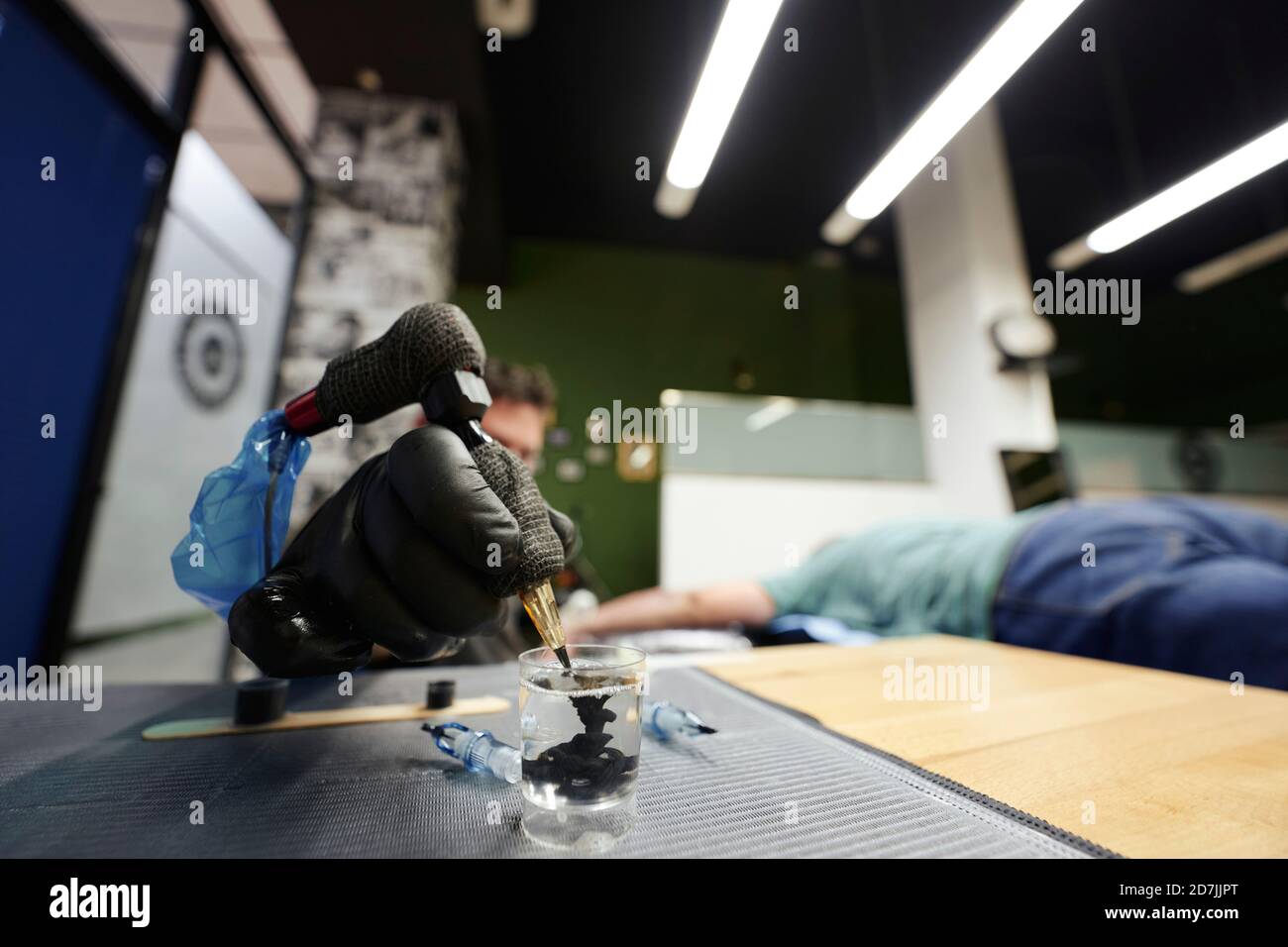 Tattoo machine hi-res stock photography and images - Alamy