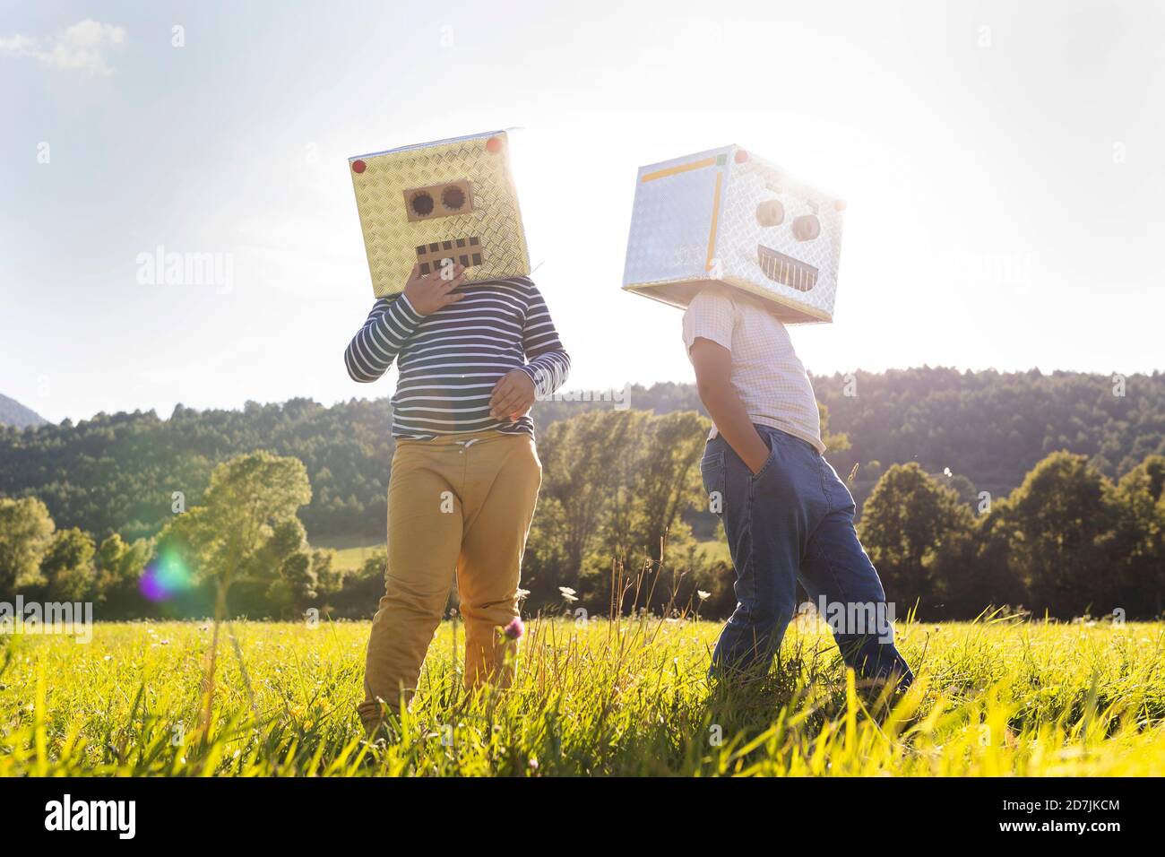 Cardboard robot hi-res stock photography and images - Alamy