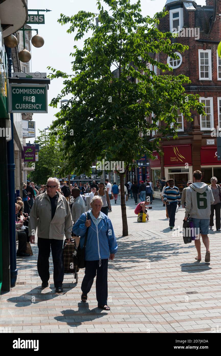 Leeds city centre retail area hi-res stock photography and images - Alamy
