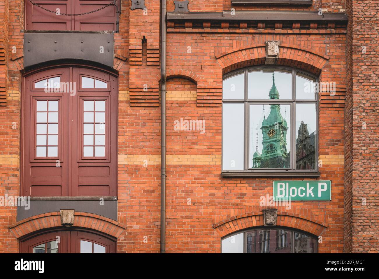 Old brick industrial building exterior hi-res stock photography and ...