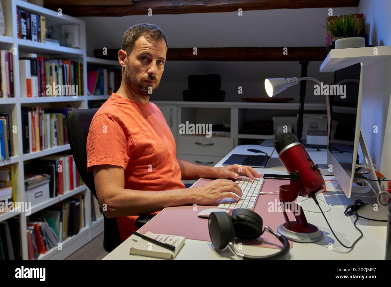Adult on computer hi-res stock photography and images - Alamy